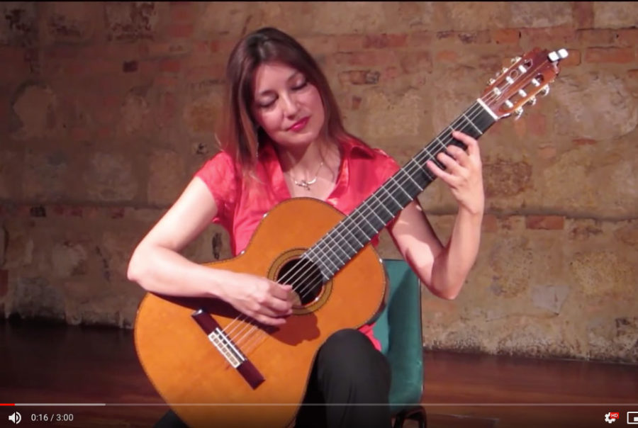 Irene Gomez | Classical Guitar Player
